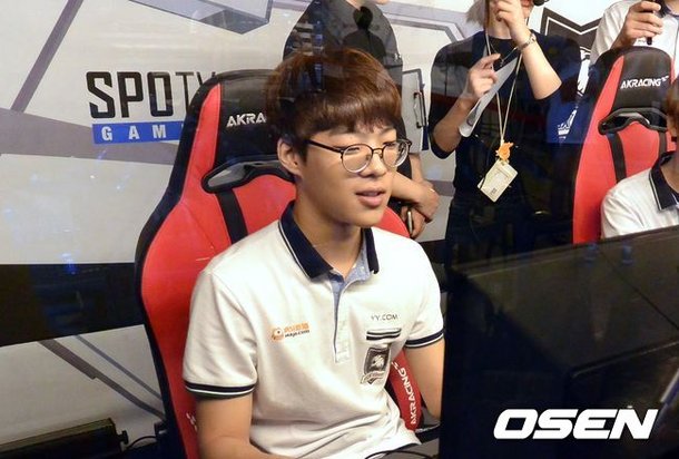 [롤챔스] '1위의 위엄' ROX, MVP 상대로 1세트 압도 : 네이트 스포츠