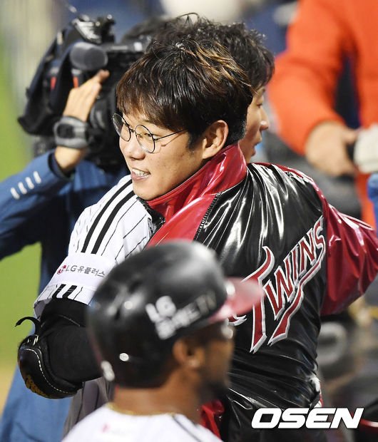 [WC2] 'MVP' 류제국, "양현종 꼭 이기고 싶었다" (일문일답) : 네이트 스포츠
