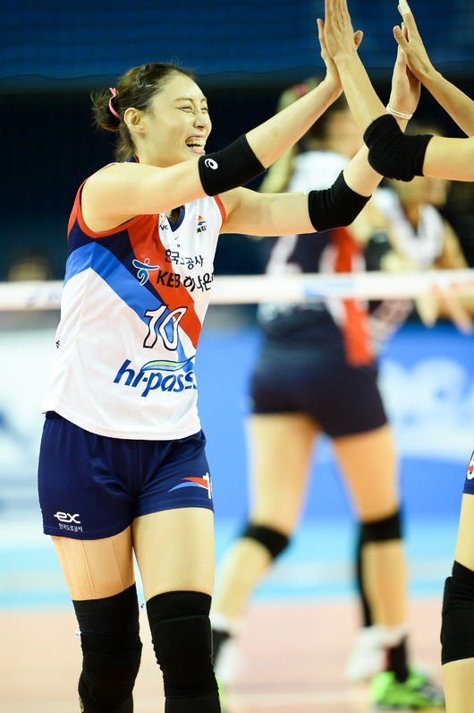 '배유나-정대영 31점' 도로공사, 개막전서 IBK 3-0 제압 : 네이트 스포츠