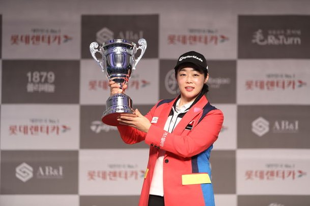 'WGTOUR 시즌 첫 다승' 권수연, "상금·대상포인트 다 욕심난다" : 네이트 스포츠