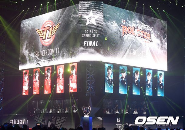 [사진]세트 스코어 2-0 SKT1,'3세트 잡고 왕좌에 오를까?' : 네이트 스포츠