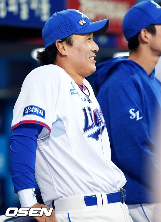 '국민타자' 이승엽, KBO 리그 최초 4000루타 달성 '-6' : 네이트 스포츠