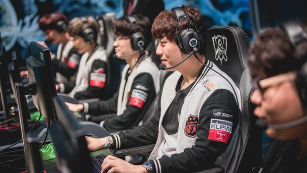 [롤드컵] '페이커 맹활약' SKT, 대역전 드라마로 미스핏츠 꺾고 4강 진출(종합) : 네이트 스포츠