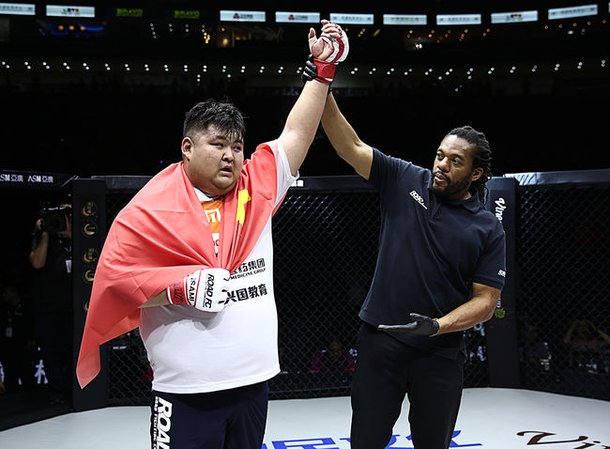 '3R TKO승' 아오르꺼러 그리고 김재훈 '속사정' : 네이트 스포츠