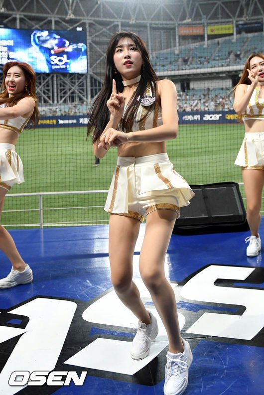 [사진]넥센 안지현 치어리더 청순 미모 뽐내며 네이트 스포츠