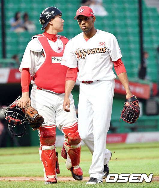 '산체스 무실점 역투' SK, NC에 위닝시리즈 : 네이트 스포츠