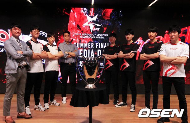 [Oh!쎈 롤챔스] '관록'의 KT-'패기'의 그리핀, LCK 결승 불꽃 접전 예고 : 네이트 스포츠