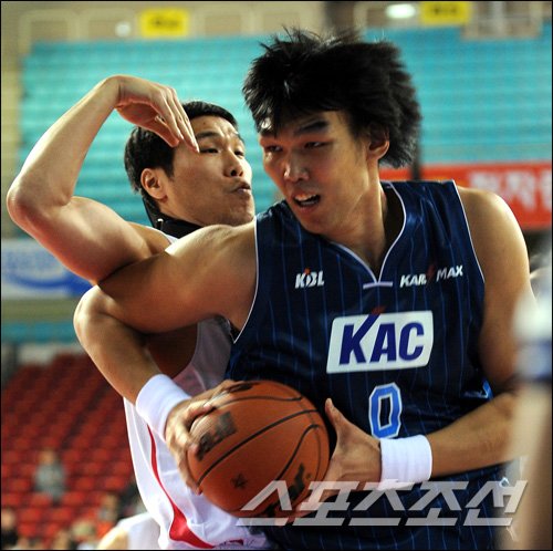 추승균-전태풍 맹활약 KCC 3연승...SK는 6연패 수렁 : 네이트 스포츠