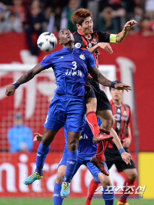 [ACL 4강 2차전]하대성 선제골 결승행 성큼, 전반 1-0 : 네이트 스포츠