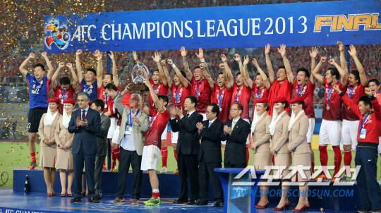 [포토] 환호하는 광저우, 'ACL 우승이다!' : 네이트 스포츠