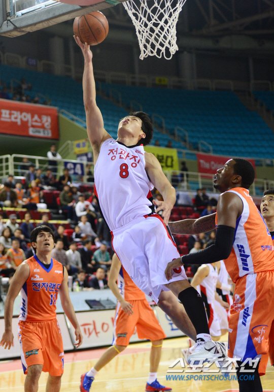 KGC, 질식 수비로 KT 제압 첫 2연승 : 네이트 스포츠