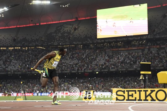 '볼트 3관왕' 자메이카 400m계주 우승, 중국 2위, 미국 실격 : 네이트 스포츠