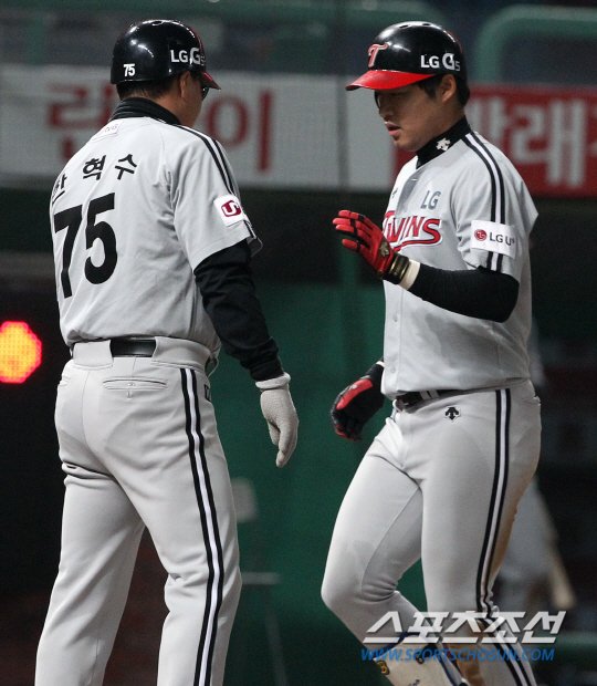 LG 서상우, 켈리 상대 시즌 1호홈런 달성 : 네이트 스포츠