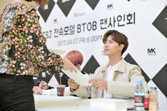 [SC독점] 갠소하고 싶은 비투비(BTOB) '남친짤'을 공개해♡ : 네이트 뉴스