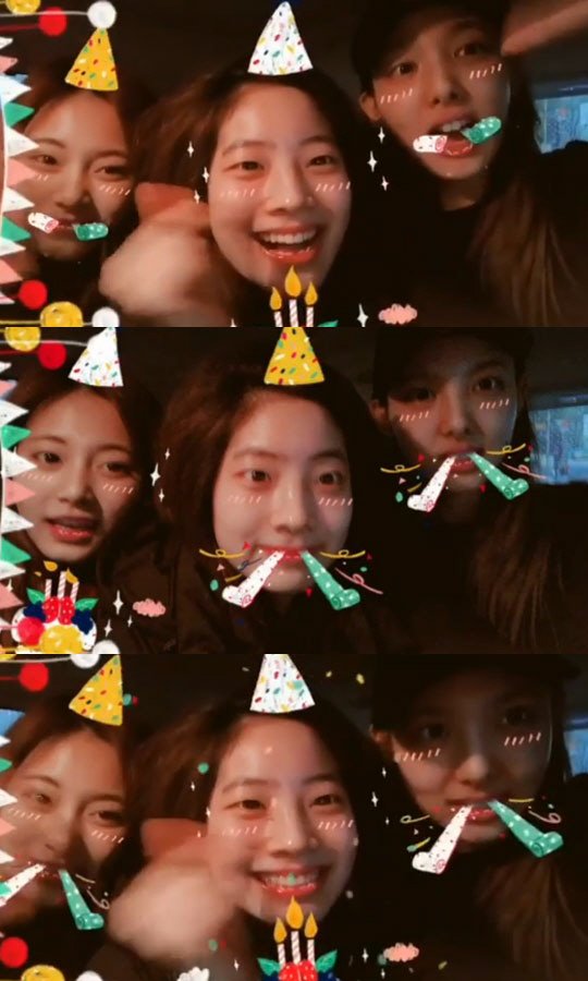 "JYP=아버지"…트와이스, 박진영 생일축하 '애교 뿜뿜' | 네이트 연예