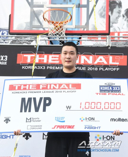 [3X3]'파이널MVP' ISE 김민섭 "부상 선수 많은 가운데 우승차지해 기쁘다" : 네이트 스포츠