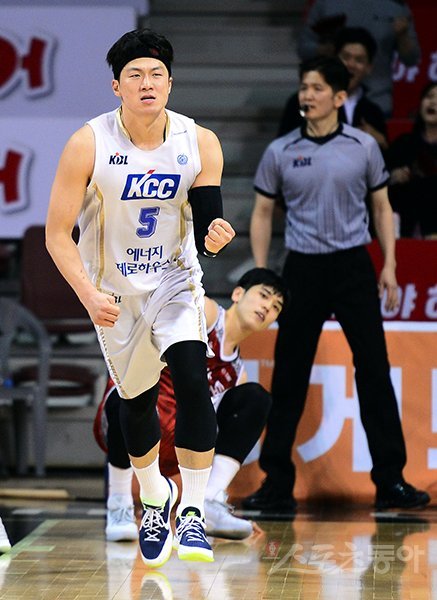 2차 연장 승부, 이정현이 끝냈다…KCC 3연패 탈출 : 네이트 스포츠