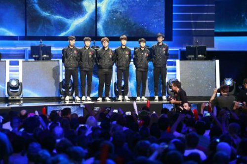 'MSI 결승' EDG, SK텔레콤 무너뜨리고 국제대회 첫 정상 등극 : 네이트 연예