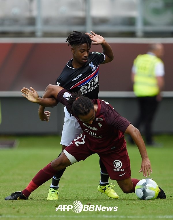 [EPL] 이청용, '19세' 유망주에게마저 밀리나 : 네이트 스포츠