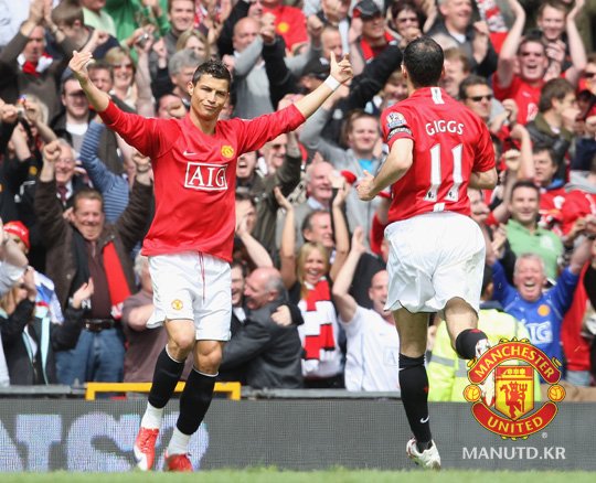 [EPL 36R] '박지성 58분 출장' 맨유, 맨체스터 더비서 2-0 승리...리그 선두 탈환 : 네이트 스포츠