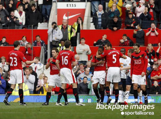 [EPL 9R] ‘지성-청용 대결 무산’… 맨유, 볼턴 꺾고 선두 등극 : 네이트 스포츠