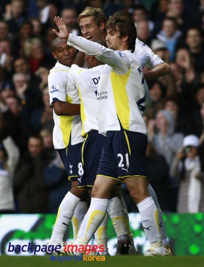 [EPL 13R] '조원희 교체출전‘ 위건, 토트넘에 1-9 참패...디포 5골 : 네이트 스포츠