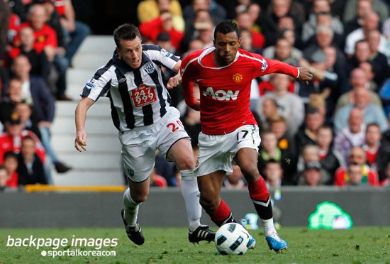 [EPL 8R] '박지성 결장' 맨유, 웨스트 브롬과 2-2 무승부…에브라 자책골 : 네이트 스포츠