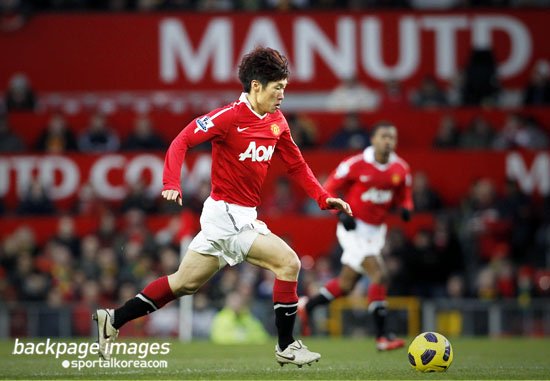 [EPL 14R] ‘박지성 4호 도움’ 맨유, 위건에 2-0 승리…2위 탈환 : 네이트 스포츠