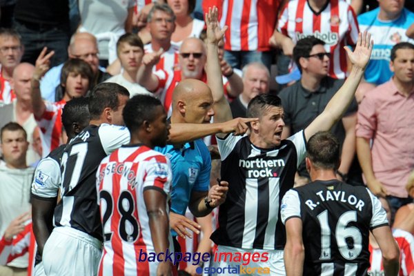 [EPL 2R] 바튼, '진짜 손에 맞았거든요?' : 네이트 스포츠