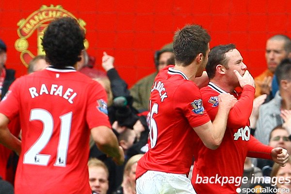 [EPL 32R] 루니, '선제골의 기쁨을 담아' : 네이트 스포츠