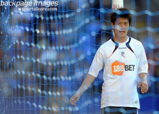 [EPL 29R] 볼턴, 애스턴 빌라에 2-1 역전승…이청용 복귀 부담 줄였다 : 네이트 스포츠