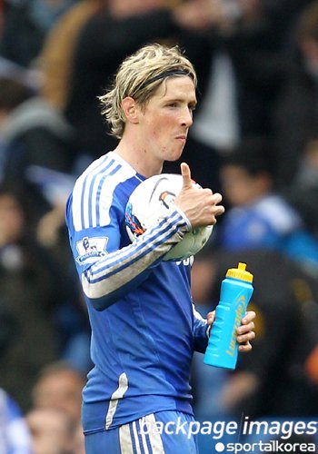 [EPL 36R] 3골 넣은 토레스 '행운의 공이야~' : 네이트 스포츠