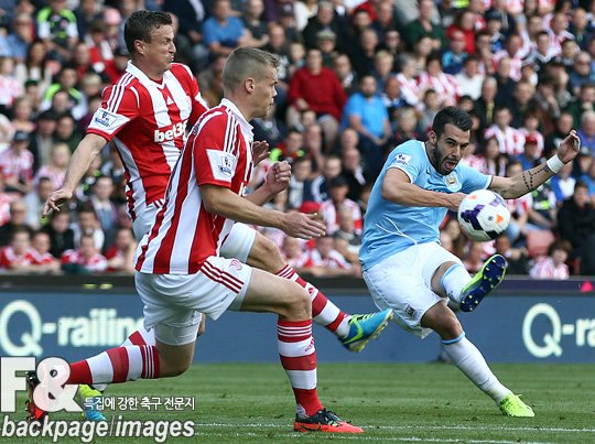 [EPL 4R] '우승후보' 맨시티, 스토크와 졸전 끝 0-0 무승부 : 네이트 스포츠