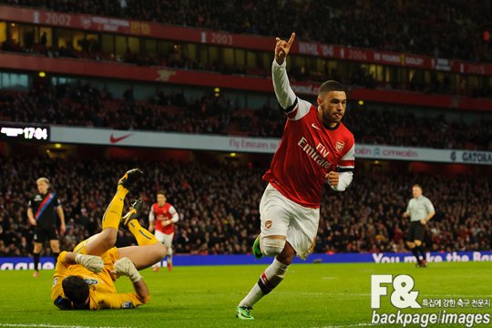 [EPL 24R] '채임벌린 2골' 아스널, 크리스털 팰리스전 2-0 승리…1위 탈환 : 네이트 스포츠