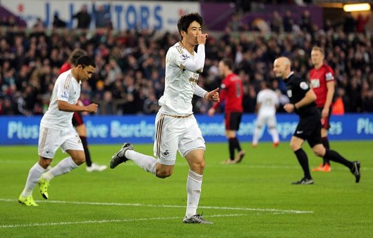 '리그 1호골' 기성용, EPL 18R 베스트 11 선정 : 네이트 스포츠