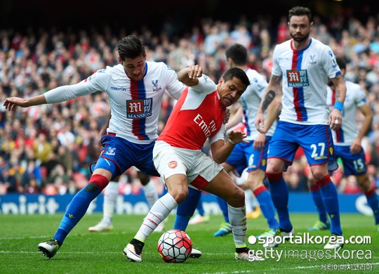 [EPL 34R] '산체스 골' 아스널, C.팰리스와 비기며 '4위 추락'…이청용 결장 : 네이트 스포츠
