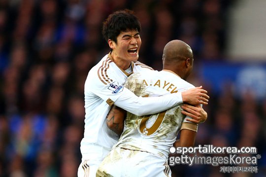 [EPL 37R] '기성용 리그 2호골' 스완지, 웨스트햄에 4-1 완승 : 네이트 스포츠