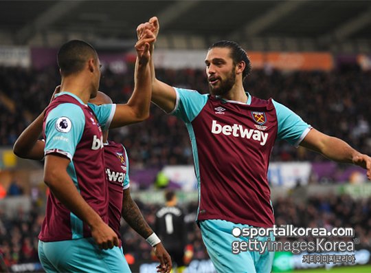 [EPL 18R] '기성용 결장' 스완지, 웨스트햄에 1-4 완패…강등권 탈출 실패 : 네이트 스포츠