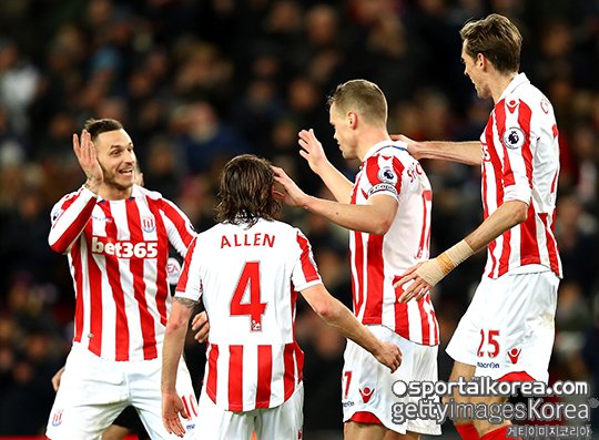 [EPL 20R] '크라우치 골' 스토크, 왓포드에 2-0 승…리그 11위 : 네이트 스포츠