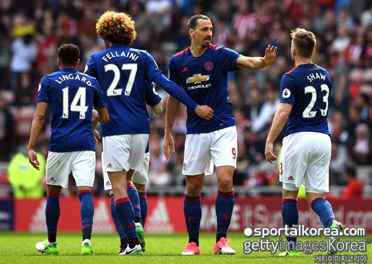 [EPL 32R] '즐라탄 1골 1도움' 맨유, 5위로 상승…선덜랜드에 3-0 쾌승 : 네이트 스포츠