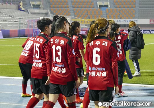 [WK리그 8R 종합] 누군가에겐 시즌 첫 패, 어느 이에겐 첫 승 : 네이트 스포츠
