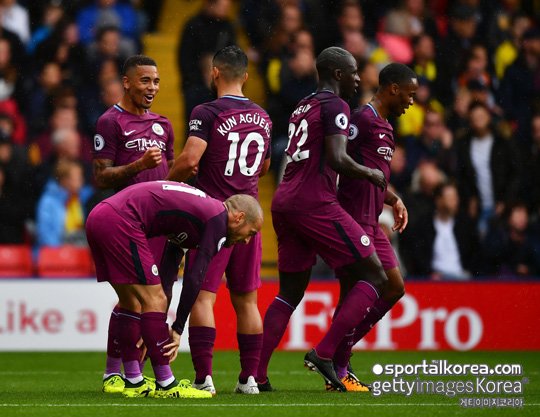 [EPL 5R] '아구에로 3골 1도움' 맨시티, 왓포드 6-0 격파…선두 등극 : 네이트 스포츠