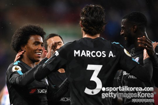 [EPL 17R] '부진 탈출' 첼시, 3경기 만에 승리…허더스필드에 3-1 완승 : 네이트 스포츠