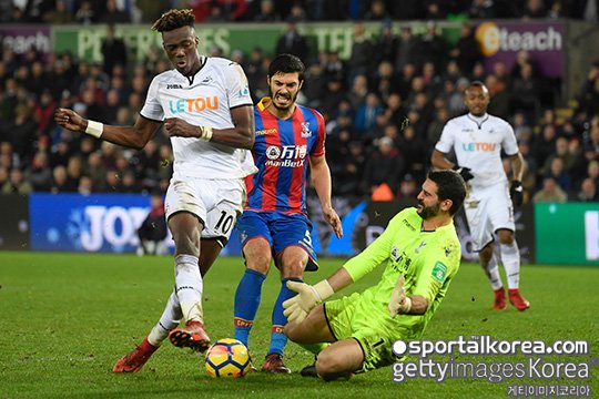 [EPL 19R] 스완지 vs C.팰리스 1-1 무승부, 기성용-이청용 모두 결장 : 네이트 스포츠