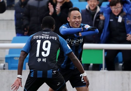 '전북전 멀티골' 문선민, K리그1 2R MVP : 네이트 스포츠