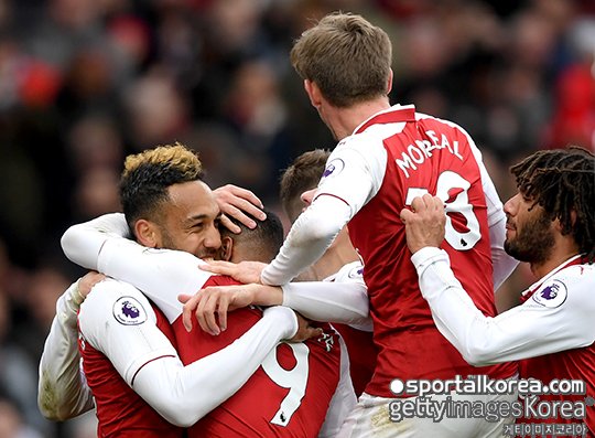 [EPL 32R] '오바메양 멀티골' 아스널, 스토크에 3-0 완승…6위 유지 : 네이트 스포츠