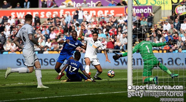 [EPL 34R] '기성용 65분' 스완지, 에버턴전 1-1 무…불안한 잔류싸움 : 네이트 스포츠