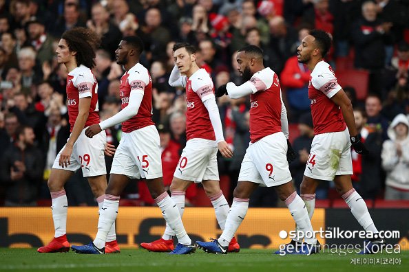 [EPL 18R] '오바메양 멀티골' 아스날, 번리 3-1 꺾고 5위 유지 : 네이트 스포츠
