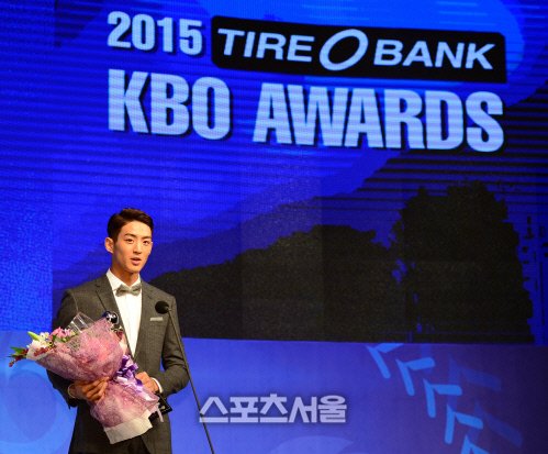 [SS포토] 2015 KBO '신인상'은 구자욱 차지~ : 네이트 스포츠