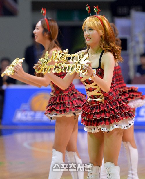 산타로 변신한 KGC 치어리더[SS포토] : 네이트 스포츠